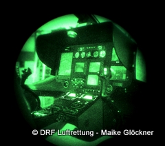 NVG Blick aufs Cockpit Quelle DRF Luftrettung_Maike Glöckner-240 ...